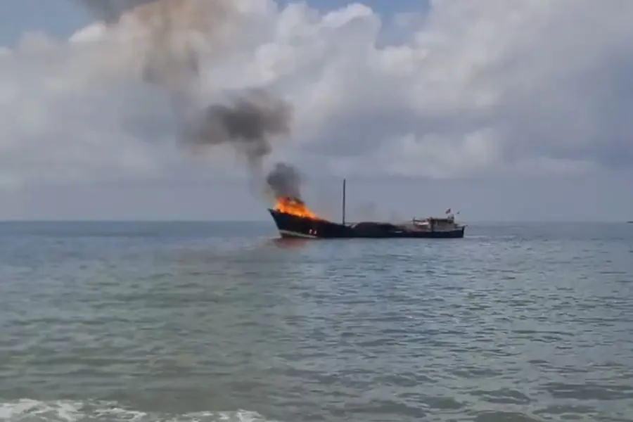 Fire brigades rush to Porbandar's Subhashnagar Jetty as anchored ship ...