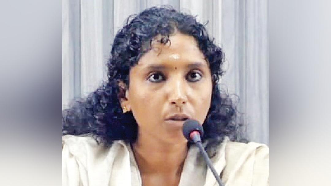 ജോലി ‘കളഞ്ഞ്’ PSC: സുപ്രീംകോടതിയുടെ അനുകൂലവിധി പ്രതീക്ഷിച്ച് രേഷ്മ; സ ...