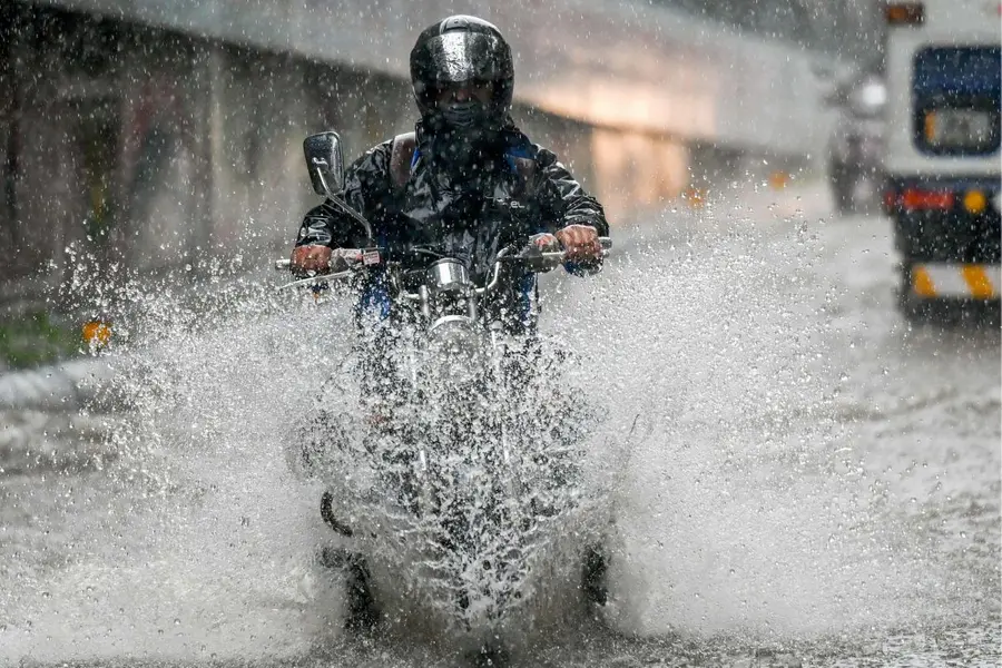 Mumbai on RED ALERT, heavy rainfall warning for Konkan till Sept 30 ...