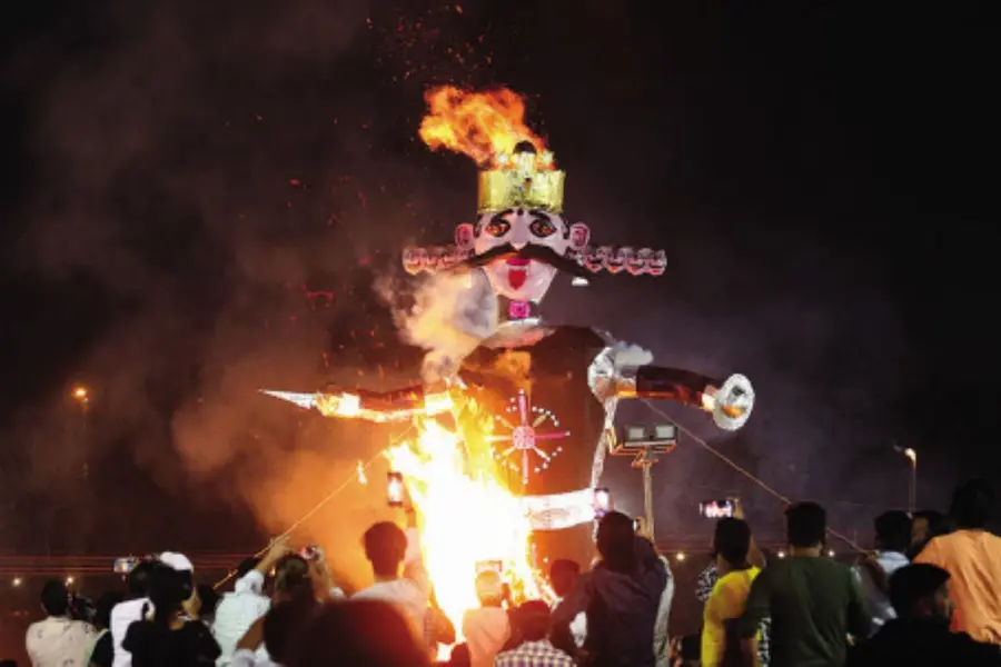 Dussehra 2025 wishes and traditions: From fiery Ravana effigies to ...