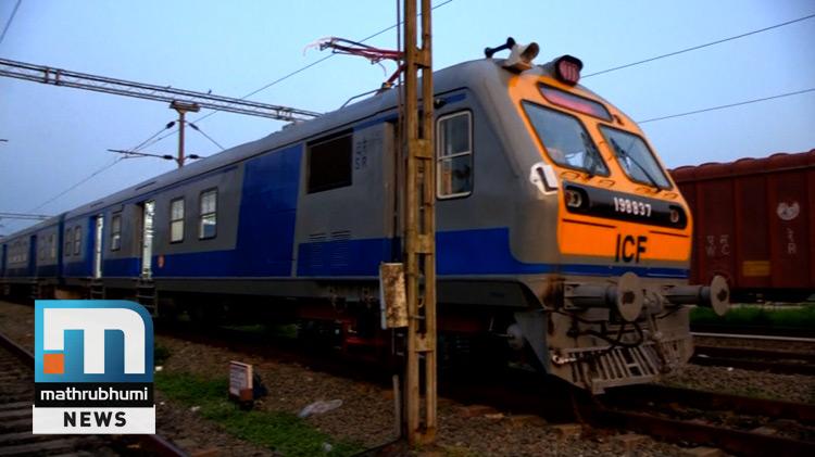 First Three-Phase MEMU Train Reaches Palakkad Junction Railway Station ...