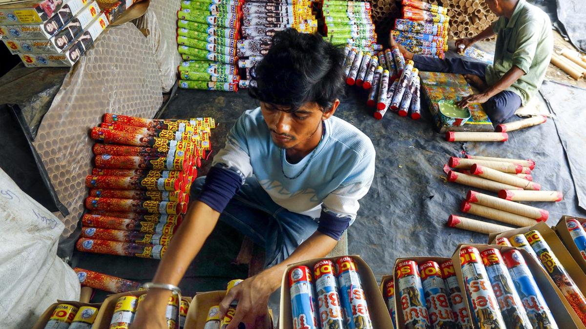 Diwali relief? SC reserves verdict on firecracker ban, says 'complete ...