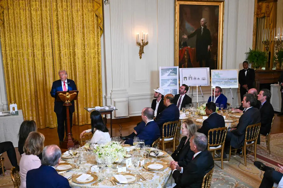 Trump throws opulent White House dinner for donors backing $250 Million ...