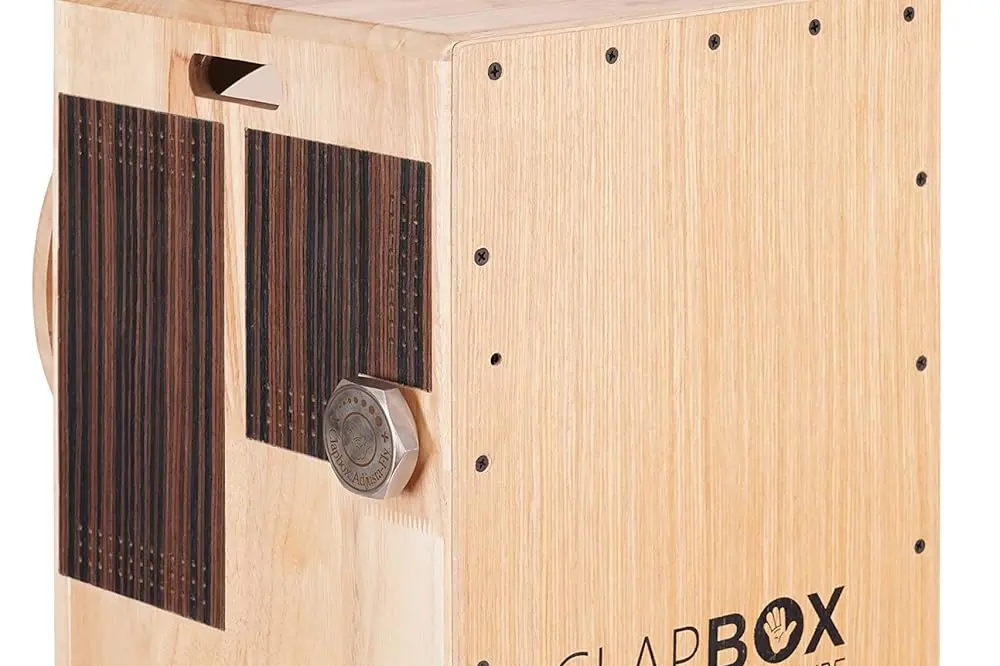 ക്ലാപ് ബോക്സുകൾക്ക് ഓഫറുമായി ആമസോൺ