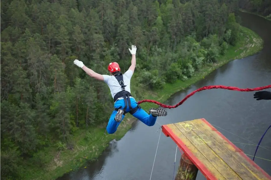 Rishikesh bungee horror: Man crashes into shed after rope breaks; Left ...