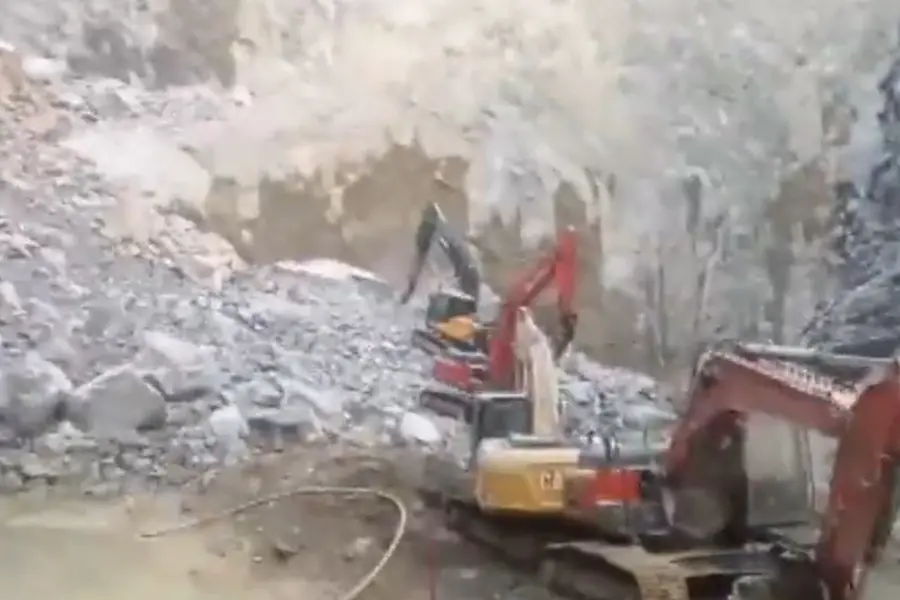 UP stone quarry collapse: One body recovered, up to 15 feared trapped