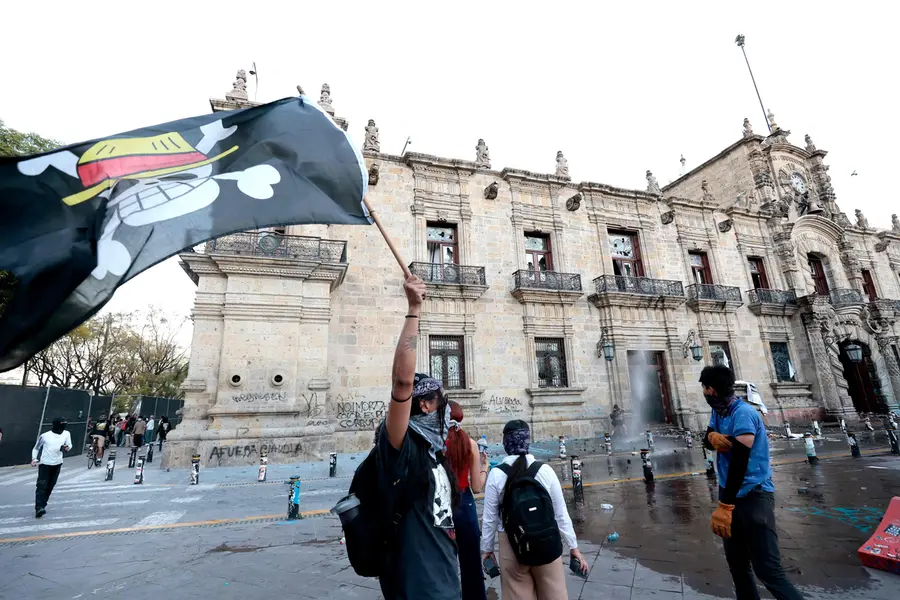 Thousands marched in Mexico City protesting crime, corruption ...