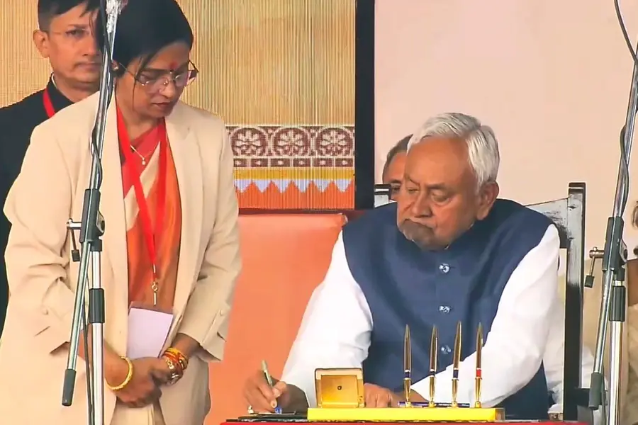 With 10th swearing-in, Nitish Kumar joins India’s longest-serving CMs ...