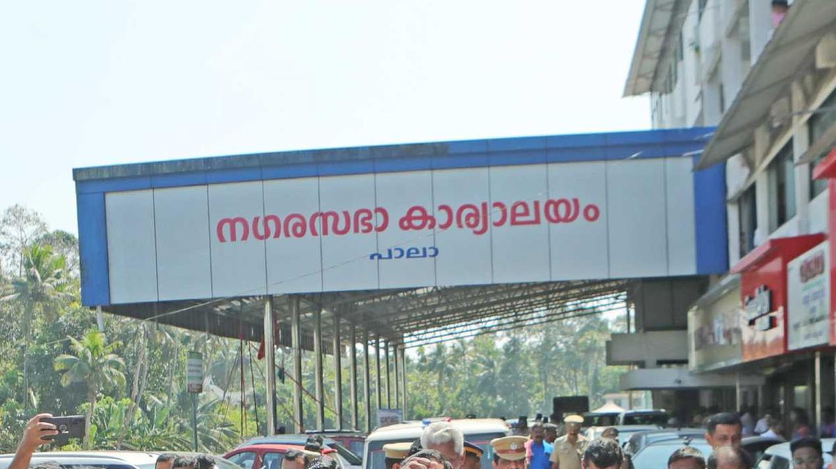 പാലാ നഗരസഭയിൽ അങ്കത്തിന് ആറ് മുൻ അധ്യക്ഷന്മാർ