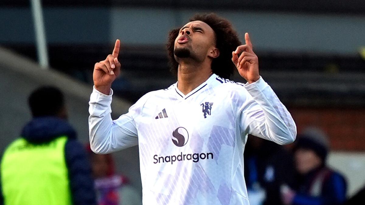 Zirkzee scores first Premier League goal since December 2024 as Man Utd ...