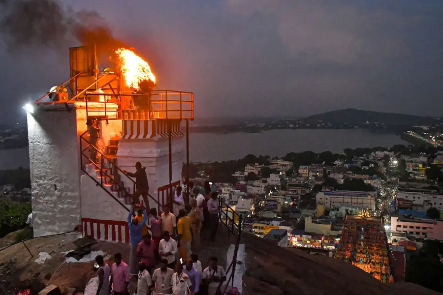 Madras HC upholds Karthigai Deepam lamp lighting at Thirupparankundram ...