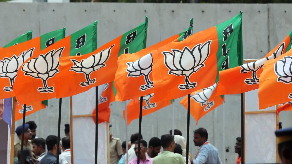 പാലക്കാട്ട് നഗരസഭയിൽ BJP ഏറ്റവും വലിയ ഒറ്റകക്ഷി, LDF-UDF കൈകോര്‍ത്താല് ...