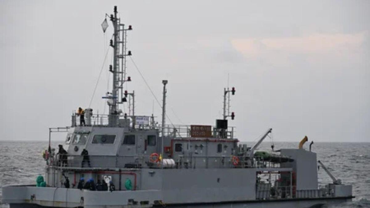 Made in India, built for depths: Navy gets first homemade deep-dive ...