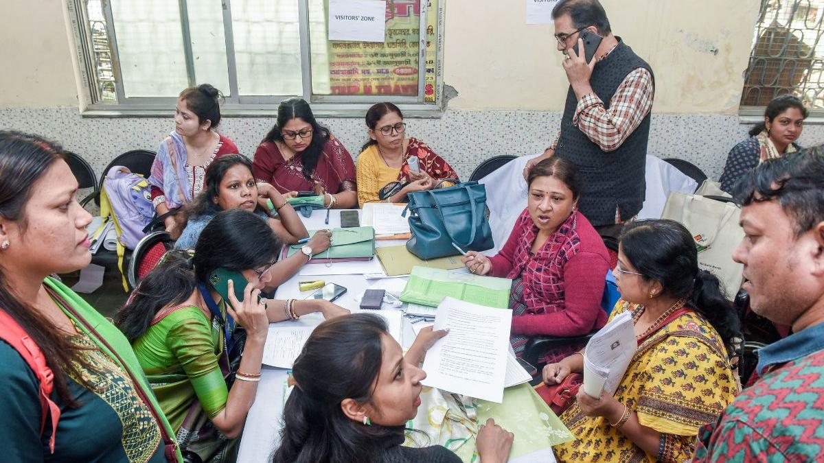 Bengal draft electoral roll: Over 58 lakh voter names deleted, Kolkata ...