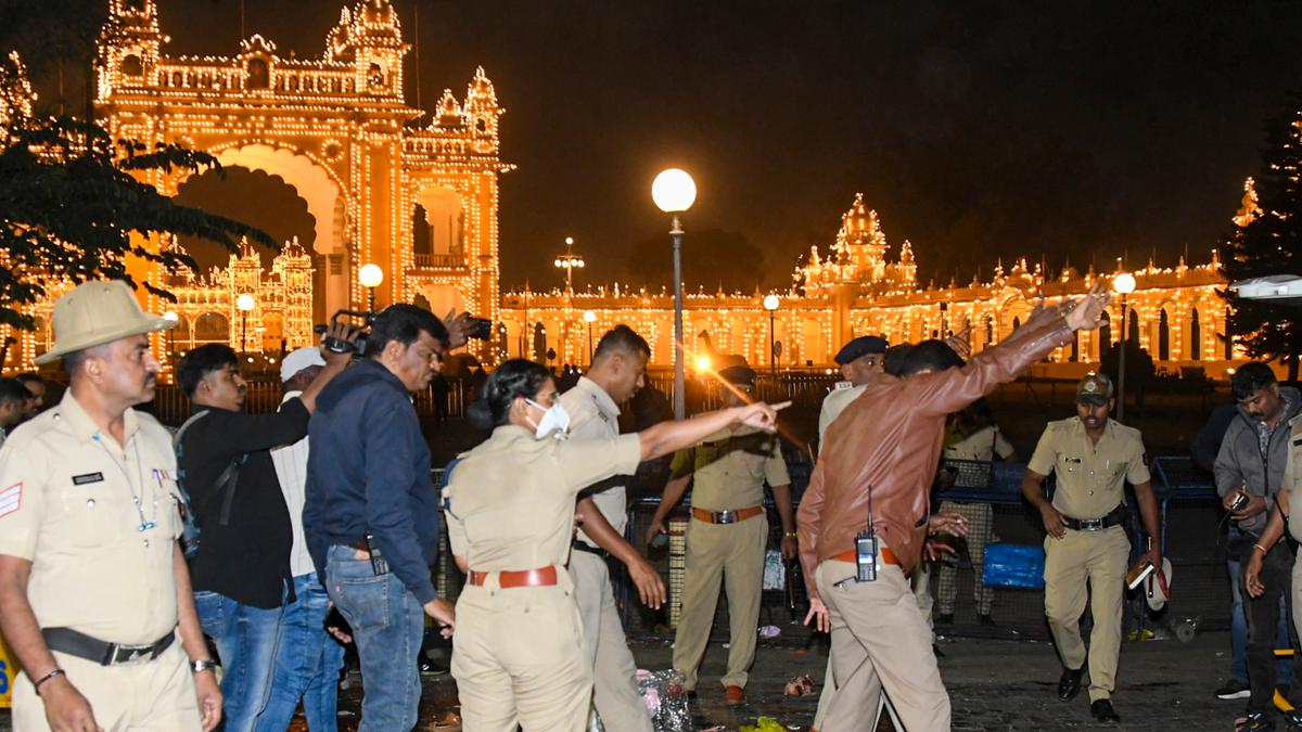മൈസൂരു കൊട്ടാരത്തിന് സമീപം സിലിണ്ടർ പൊട്ടിത്തെറിച്ചു; രണ്ട് പേർ മരിച്ചു ...