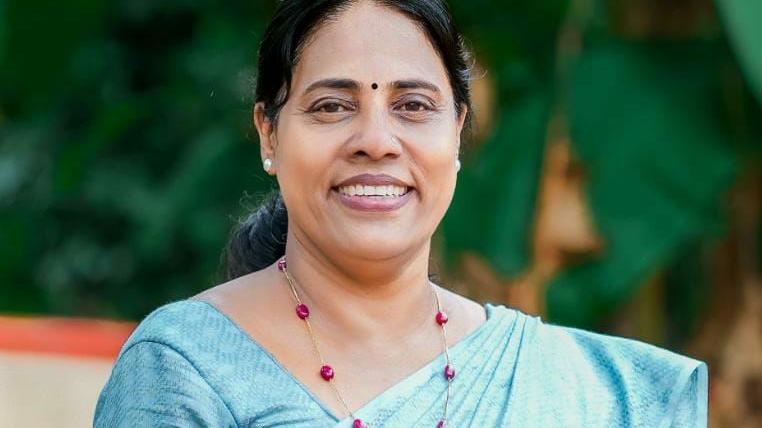 രാവിലെ ആഞ്ഞടിച്ചു, വൈകീട്ട് സസ്‌പെൻഷൻ; ഗുരുതര ആരോപണവുമായി ലാലി ജെയിംസ്