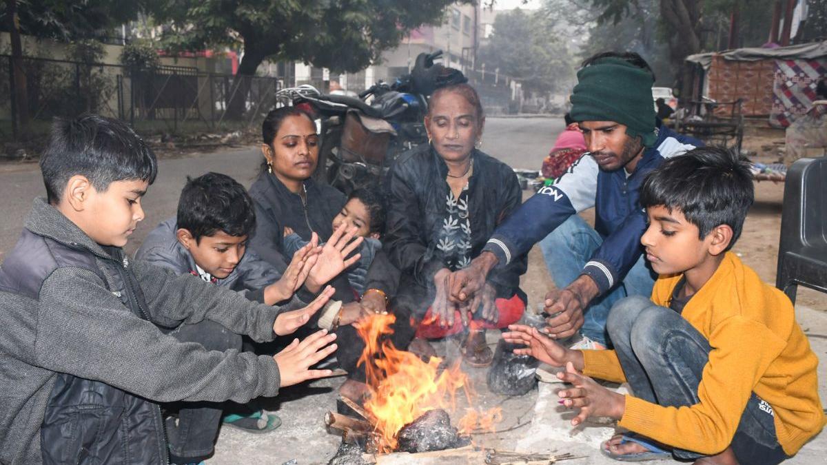 Schools closed till Jan 1 as Uttar Pradesh shivers at 4–7°C in bone ...