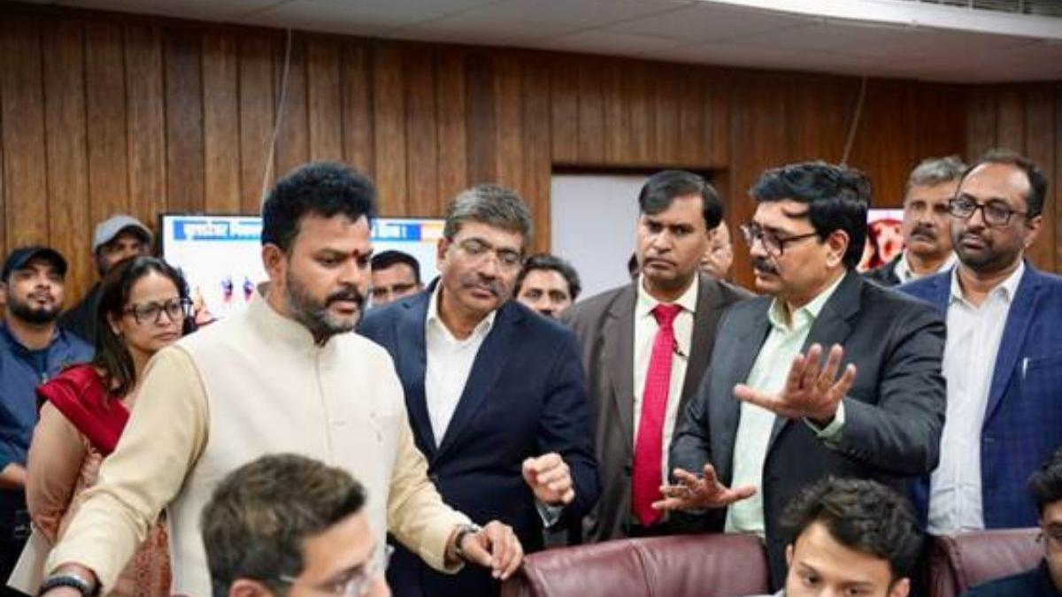 Civil Aviation Ministry sets up 24x7 passenger assistance control room ...