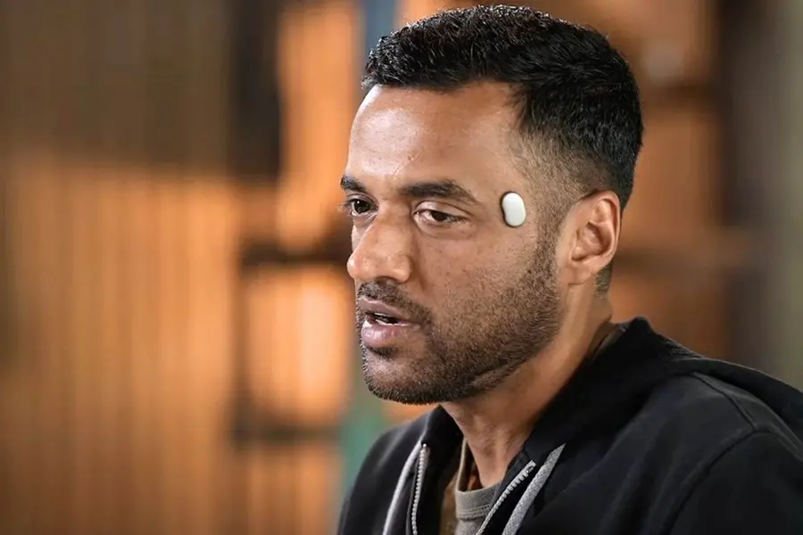 Zomato CEO Deepinder Goyal seen wearing this tiny device on his head ...