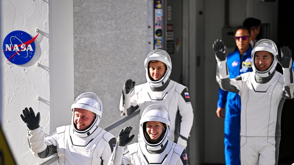 NASA, SpaceX sets January 14 for ISS's first medical evacuation ...