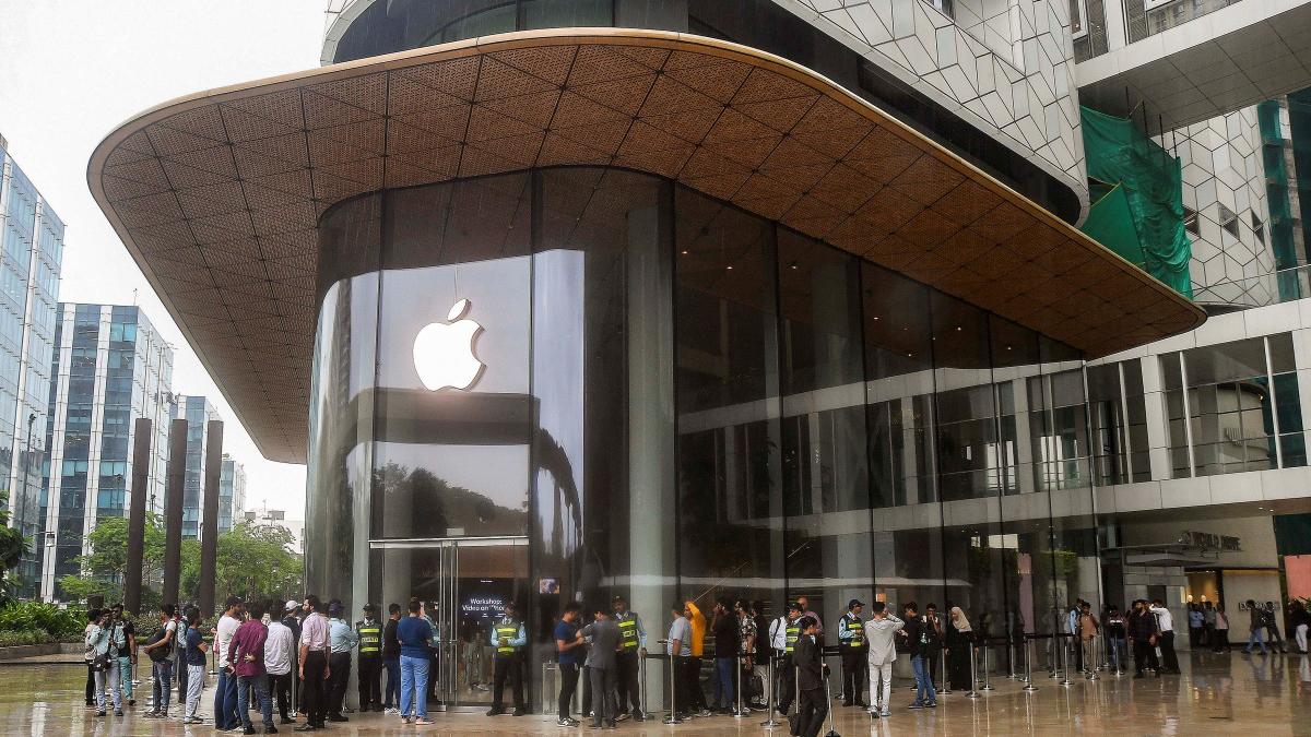 Apple’s iPhone exports from India top Rs 2 lakh crore for the first time