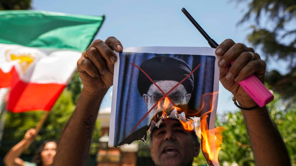 Iran protests death toll tops 2,500 as authorities ease minimal phone ...