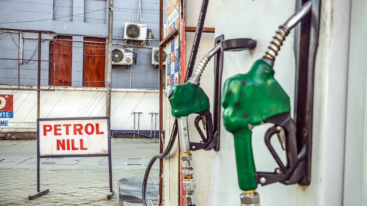 India fuel rates today: Petrol, Diesel prices show minor fluctuations