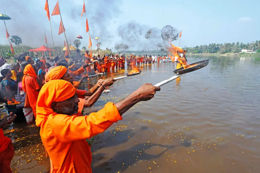 kerala kumba mela dates and updates | what is kumbh mela in Thirunavaya ...