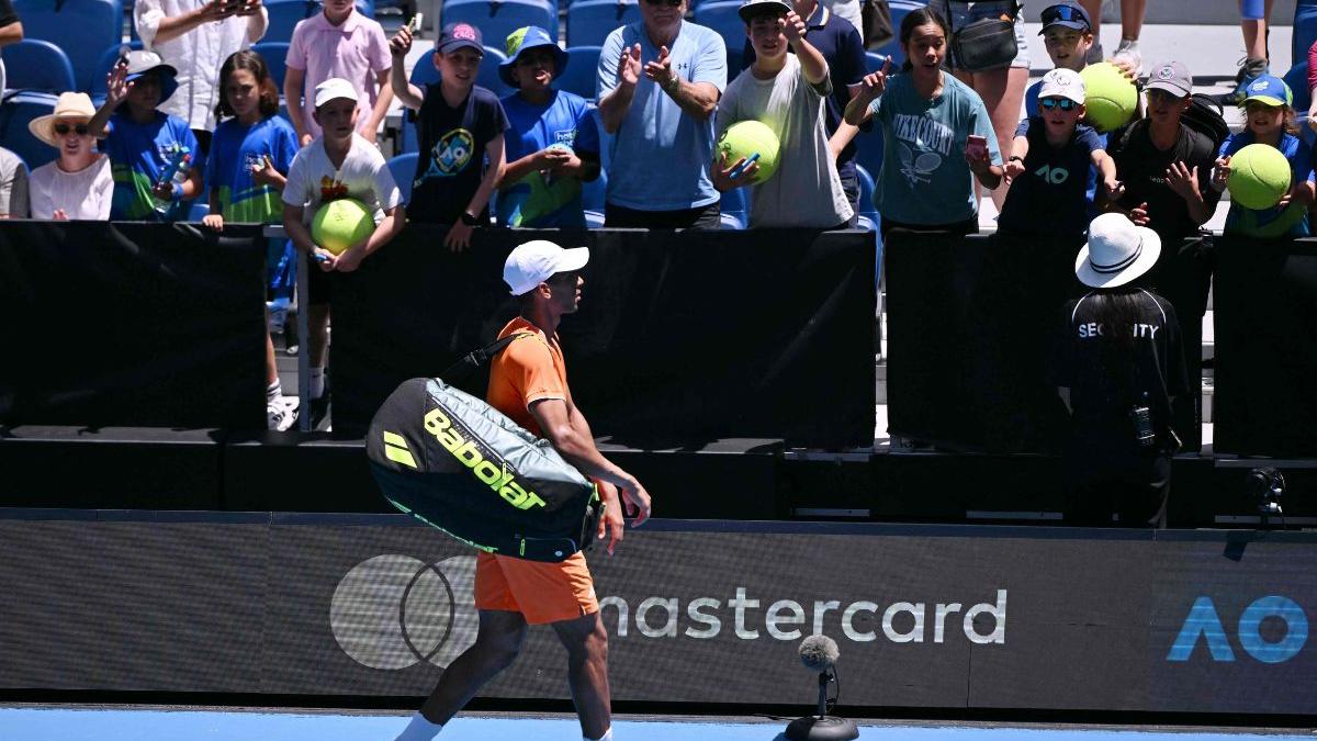 Australian Open 2026: Felix Auger-Aliassime retires hurt in first round ...