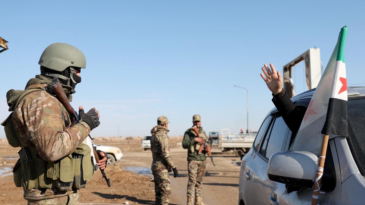 Syrian Democratic Forces (SDF) guards redeploy from al-Hol camp ...
