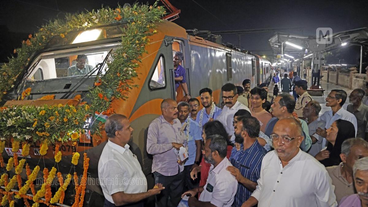 Prime Minister flags off three new Amrit Bharat Express trains in the ...