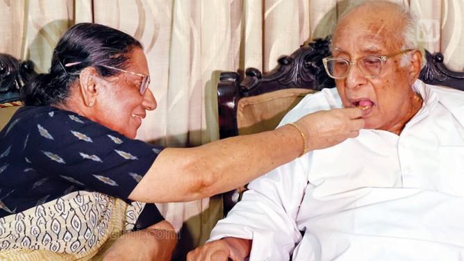 ‘ബഹുമതിയിൽ ഒരു ‘വി’ കൂടിചേർന്ന് കൂടുതൽ അഭിമാനിതനാകുന്നു’; ജ. KT തോമസിന് ...