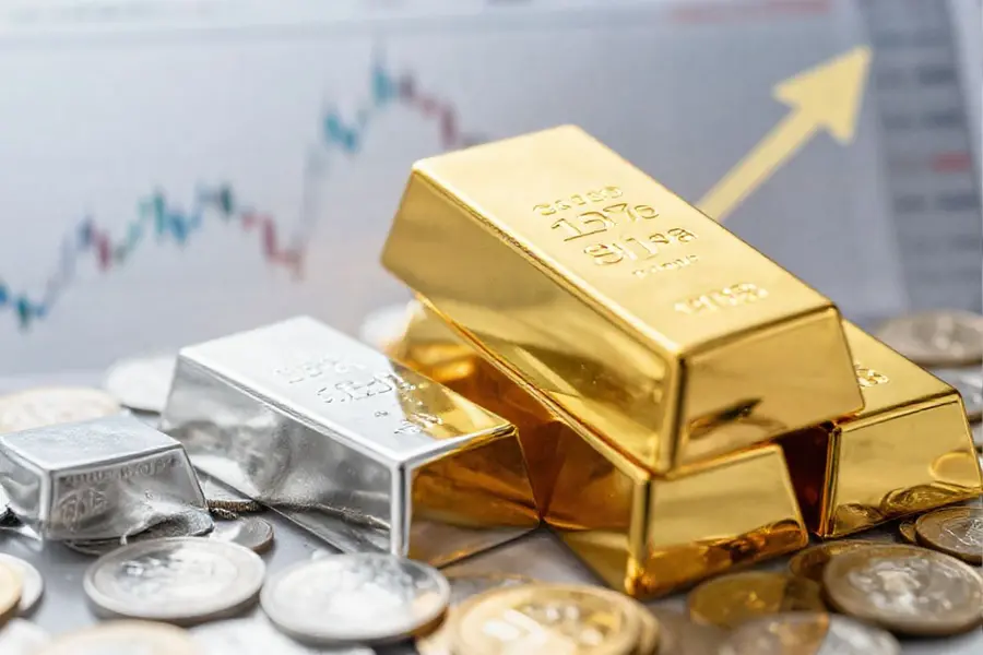 Gold and silver price today, Feb 4: MCX gold nears ₹1.53 lakh; silver ...