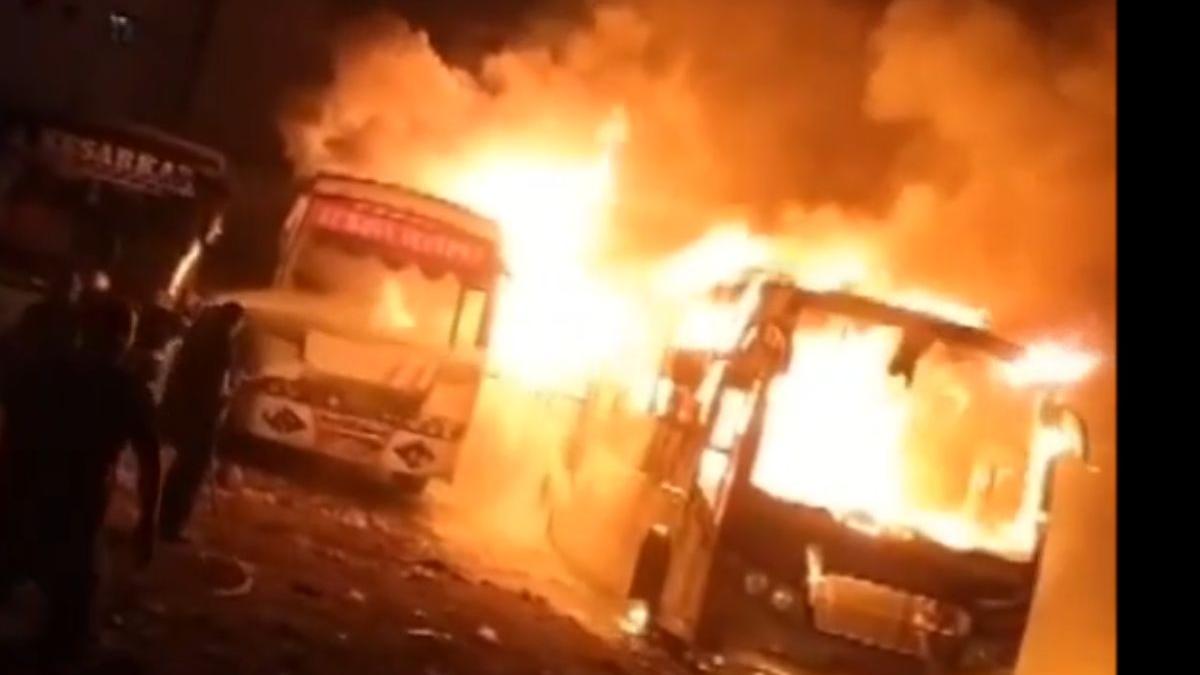 Nigdi bus fire: Three vehicles engulfed in flames, no injuries reported ...