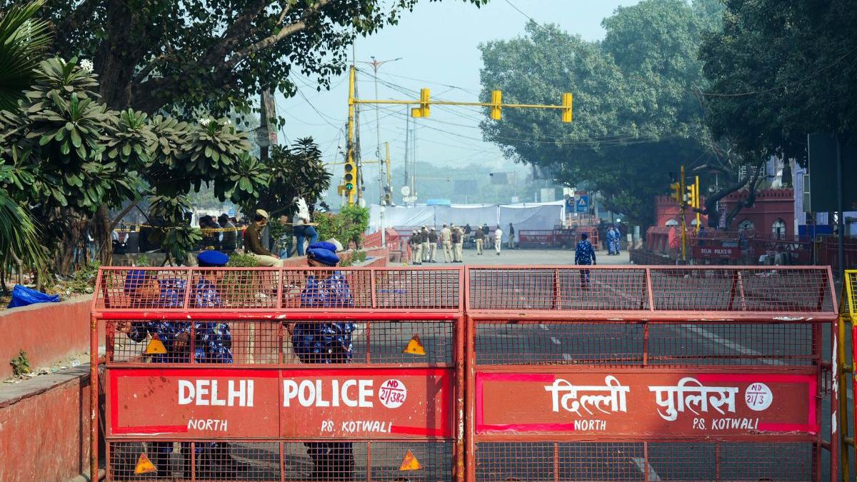 Delhi on high alert after blast threat near Red Fort, temple under ...