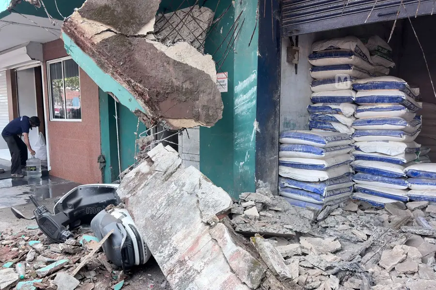 Three dead as concrete sunshade collapses in Kozhikode’s Valiyangadi ...