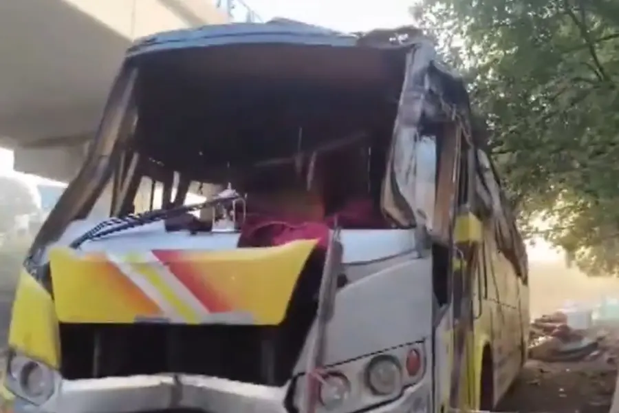 2 dead as overspeeding bus overturns near Jhandewalan temple in Delhi ...