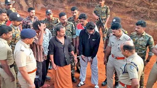 അലുവ അതുൽ കൊലപാതകം: പ്രതികളെ എത്തിച്ച് തെളിവെടുപ്പ് നടത്തി ...