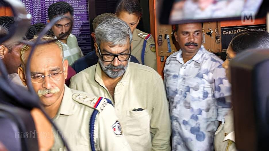 സംവിധായകൻ രഞ്ജിത്ത് അറസ്റ്റിൽ: നടിയുടെ പീഡന പരാതിയിൽ നടപടി | Director ...