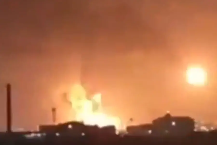 Iran strikes Saudi energy hub: Massive fire in Al Jubail as Trump warns ...