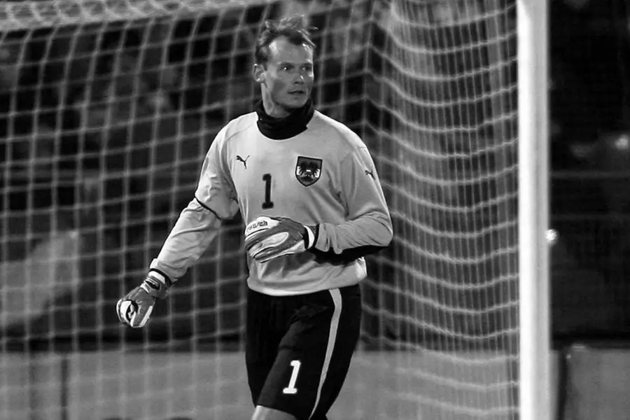 Former Arsenal Goalkeeper Alexander Manninger Dies in Train Accident in ...