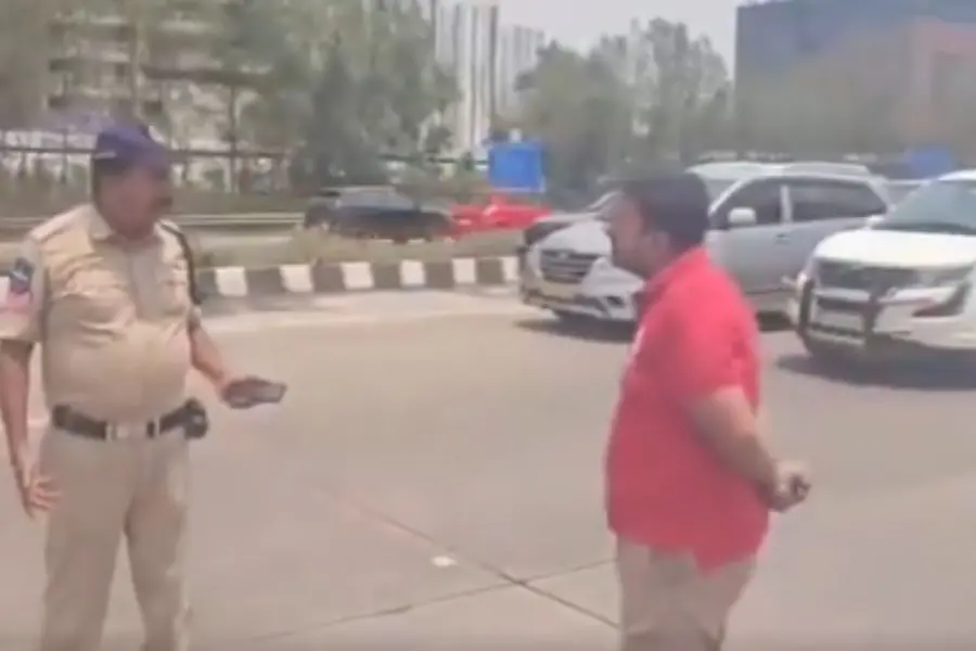 Hyderabad traffic dissent: Citizens protest CM Revanth Reddy’s convoy ...