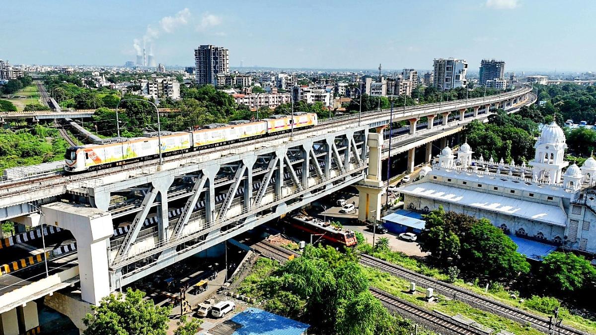 Bengaluru double-decker metro flyover at Silk Board fully operational ...