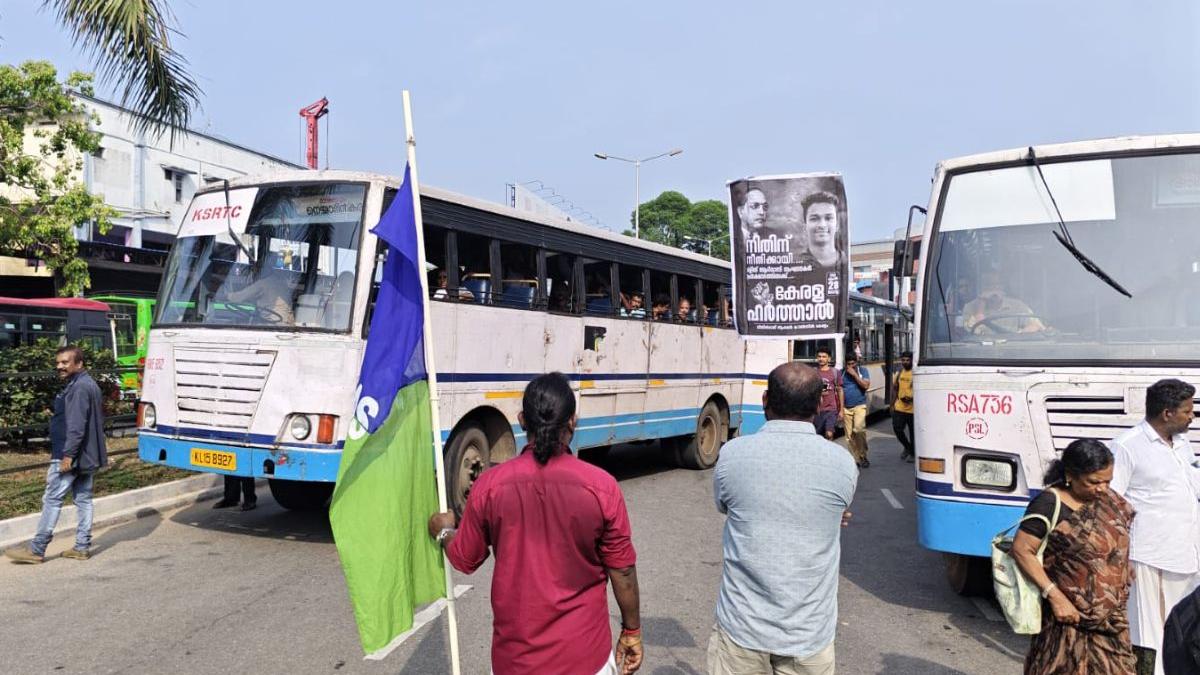 Kerala hartal: Widespread protests and vehicle blockades mark statewide ...