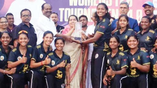 കോടിയേരി ബാലകൃഷ്ണൻ സ്മാരക വനിതാ ട്വന്റി 20 ക്രിക്കറ്റ്‌ ബി.കെ. 55 സു ...