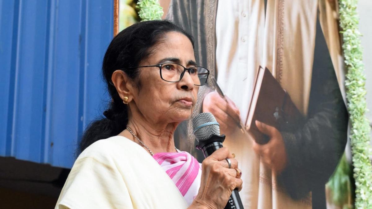 Mamata Banerjee Calls for United Opposition Front Against BJP in 2026 ...