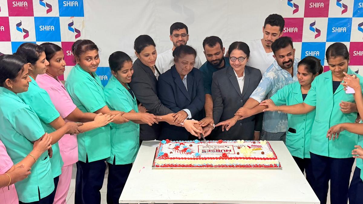 ഷിഫ അൽ ജസീറ ഹോസ്പിറ്റലിൽ അന്താരാഷ്ട്ര നഴ്സസ് ദിനം ആഘോഷിച്ചു | Mathrubhumi