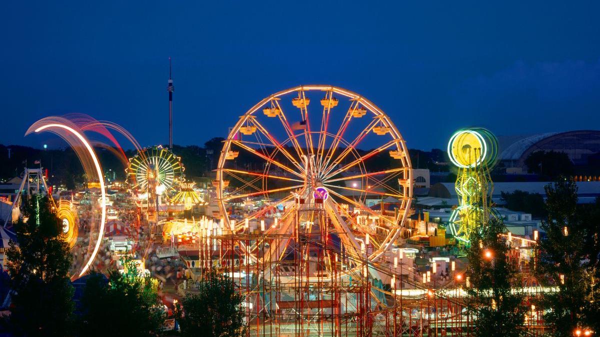 Disneyland accident in Bihar: Giant ride collapses at Sasaram fair ...