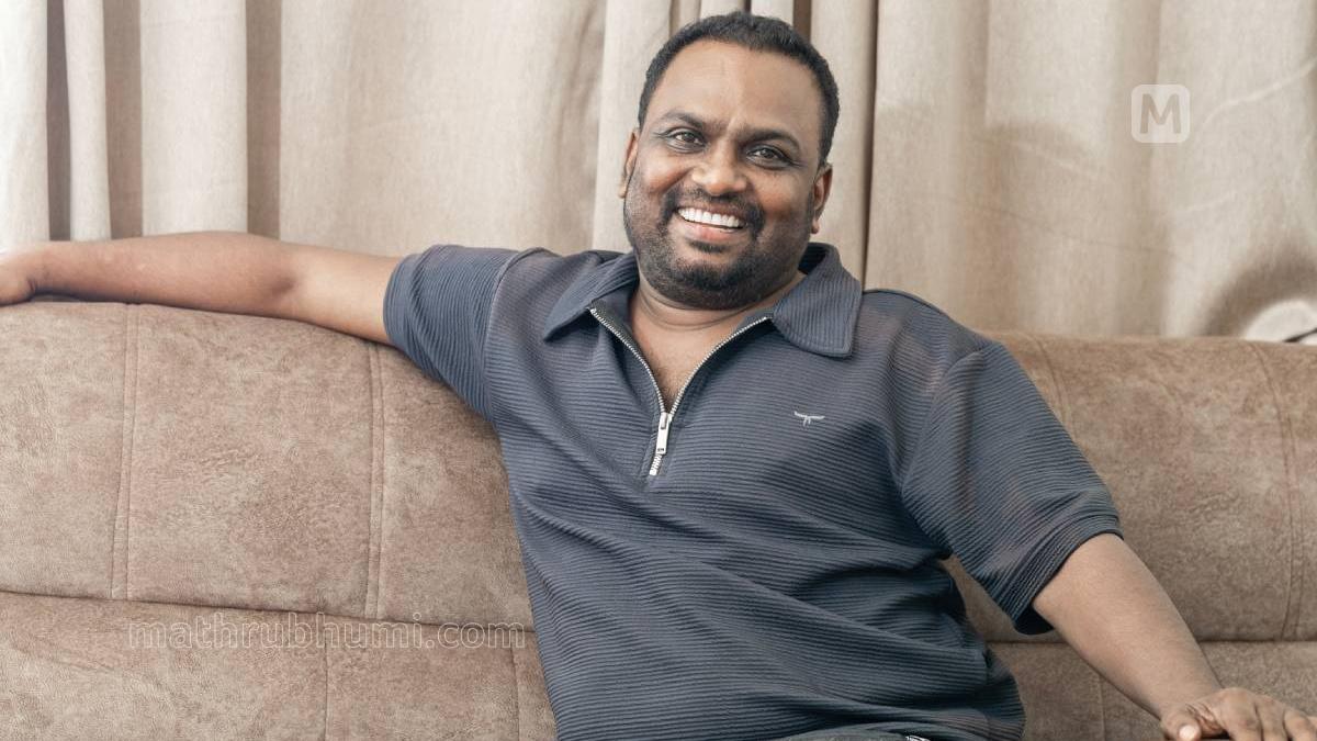 ബിജുക്കുട്ടൻ അഭിമുഖം: 'വാഴ' സിനിമയിലെ പ്രകടനം, ജീവിതം, കലാജീവിതം ...