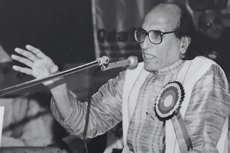 Legendary Urdu Poet Bashir Badr Dies At 91 In Bhopal After Long Battle ...